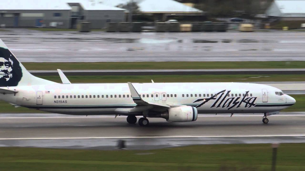 Alaska Airlines Fleet Boeing 737-900 Details and Pictures