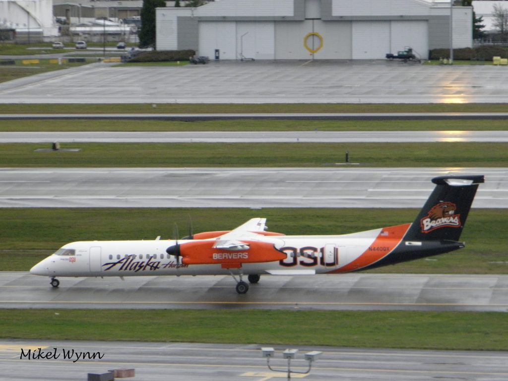 Alaska Airlines Bombardier Dash 8-Q400 Oregon State University Beavers ...