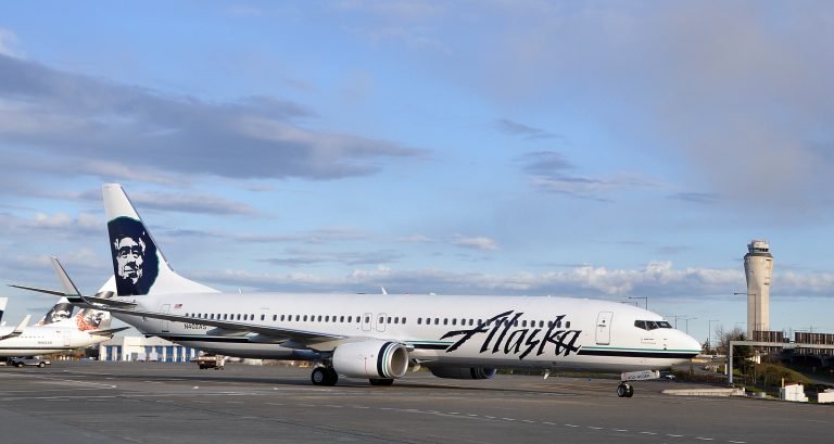 Alaska Airlines Fleet Boeing 737-900ER Details and Pictures