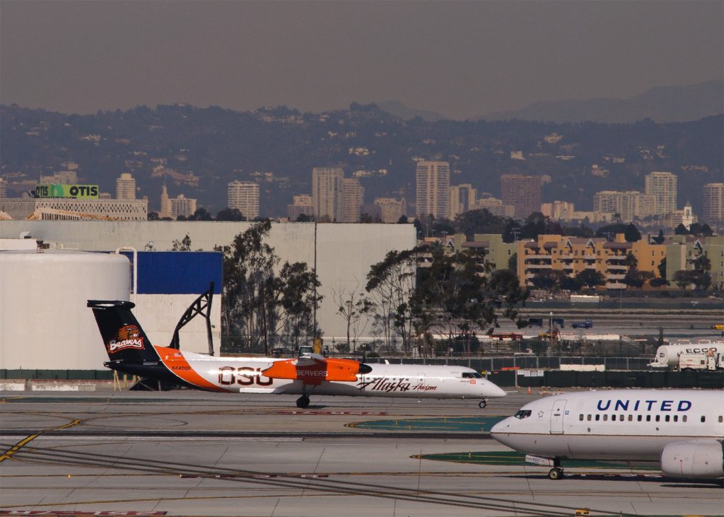 Alaska Airlines Bombardier Dash 8-Q400 Oregon State University Beavers ...