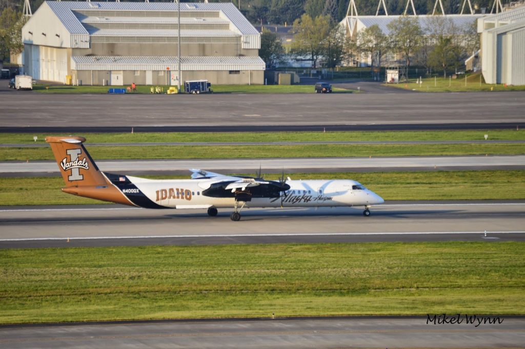 Alaska Airlines Bombardier Dash 8-Q400 University of Idaho Vandals Livery