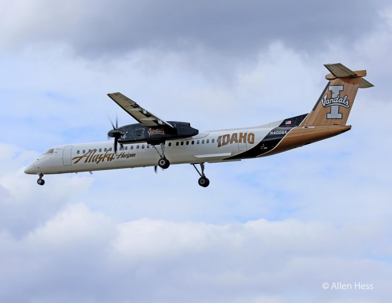 Alaska Airlines Bombardier Dash 8-Q400 University of Idaho Vandals Livery