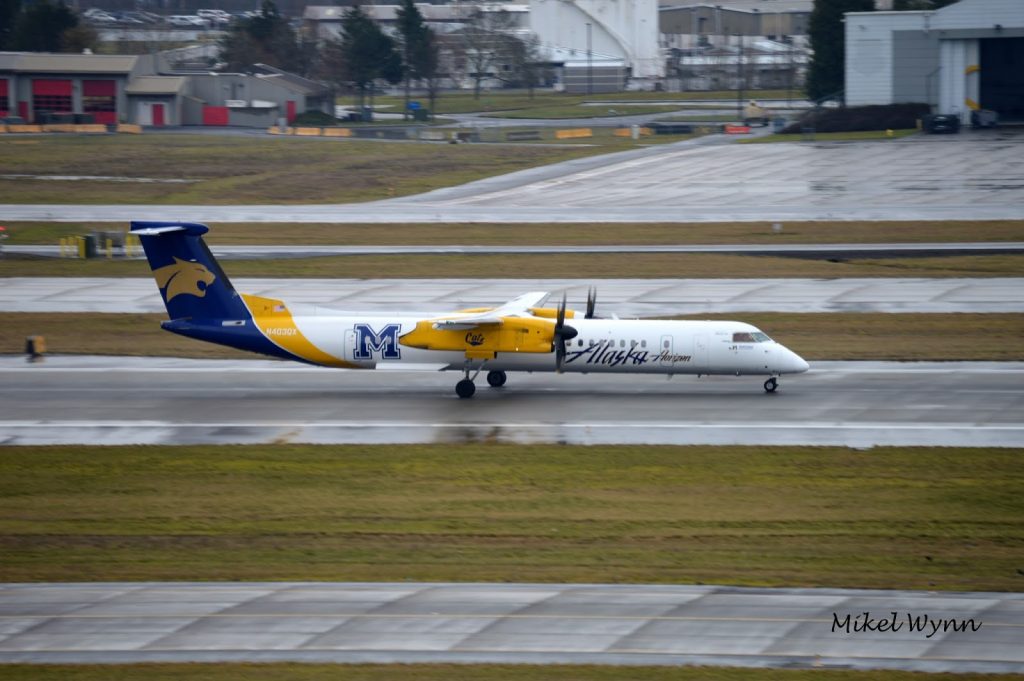 Alaska Airlines Bombardier Dash 8-Q400 Montana State University Bobcats ...