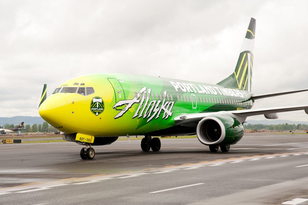 Alaska Airlines Boeing 737-700 Portland "Timbers Jet" Special Livery