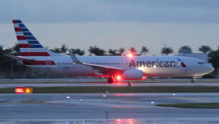 American Airlines Fleet Boeing 737-800 Details and Pictures
