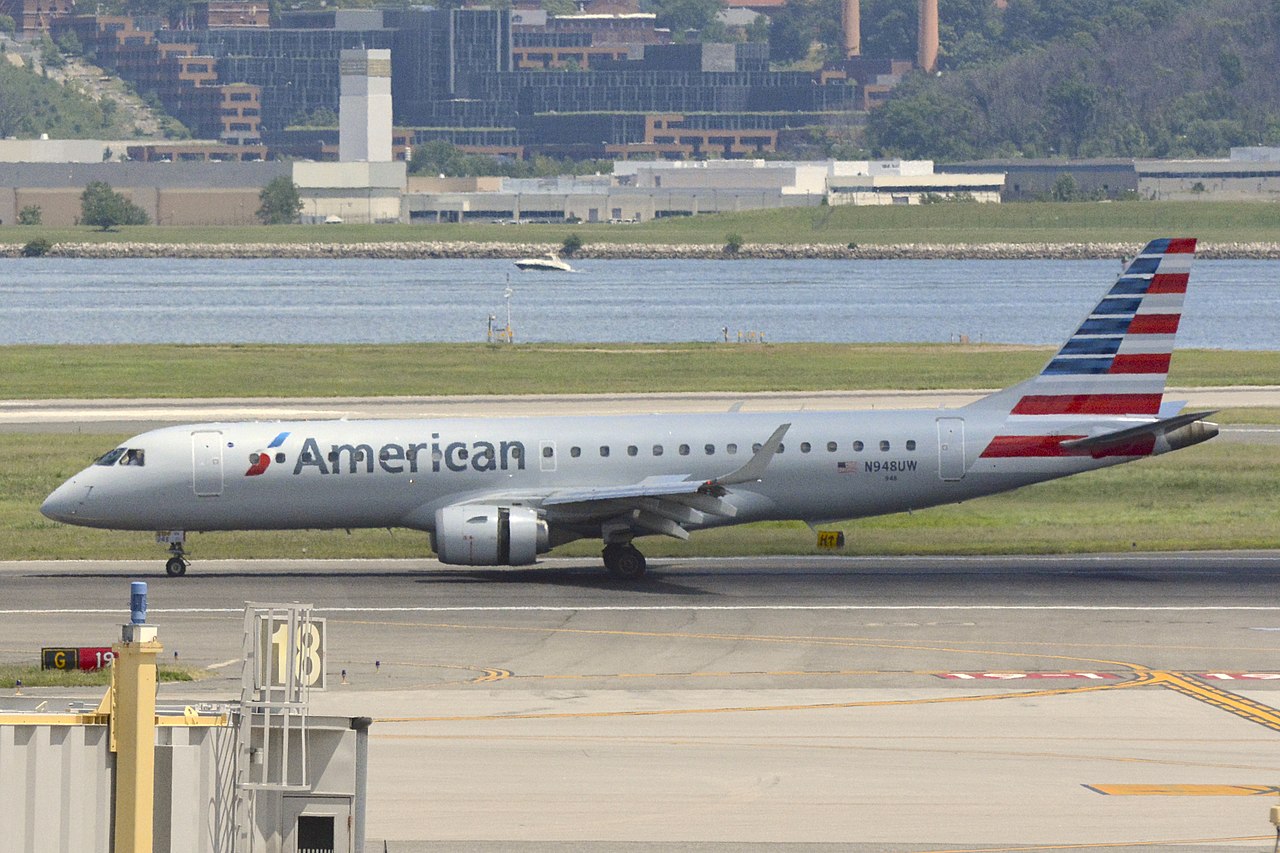 American Airlines Fleet Embraer E190 Details and Pictures