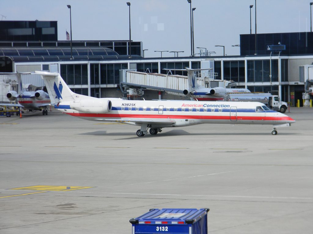 American Airlines Fleet Embraer ERJ-140 Details and Pictures ...