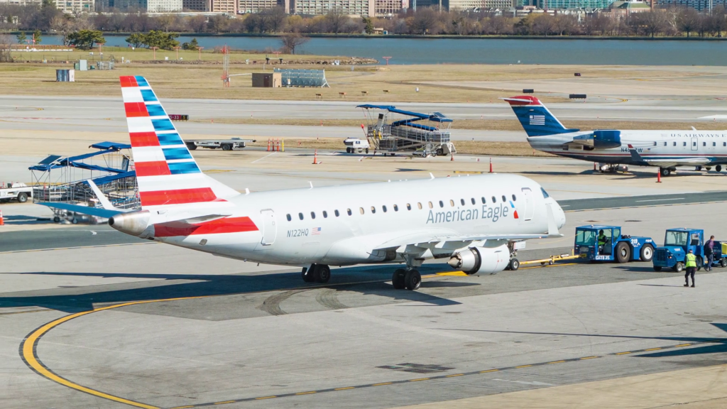 American Airlines Fleet Embraer E175 Details and Pictures