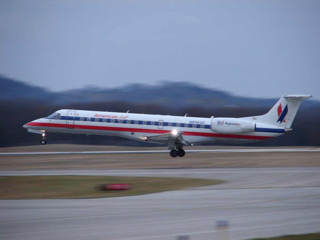 American Airlines Fleet Embraer ERJ-140 Details and Pictures