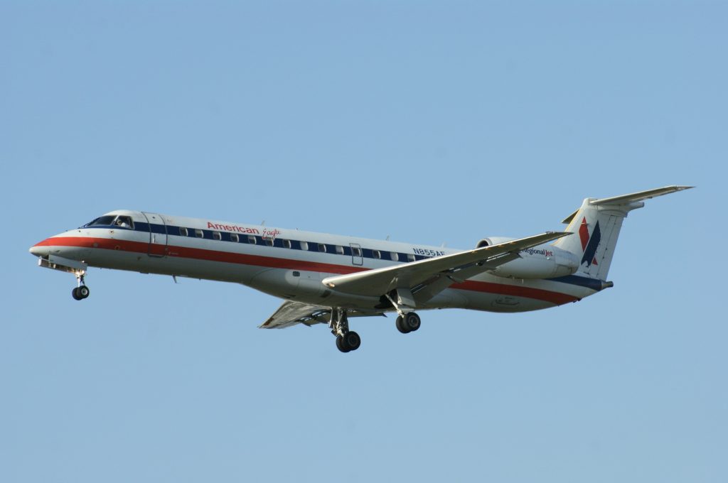American Airlines Fleet Embraer ERJ-140 Details and Pictures