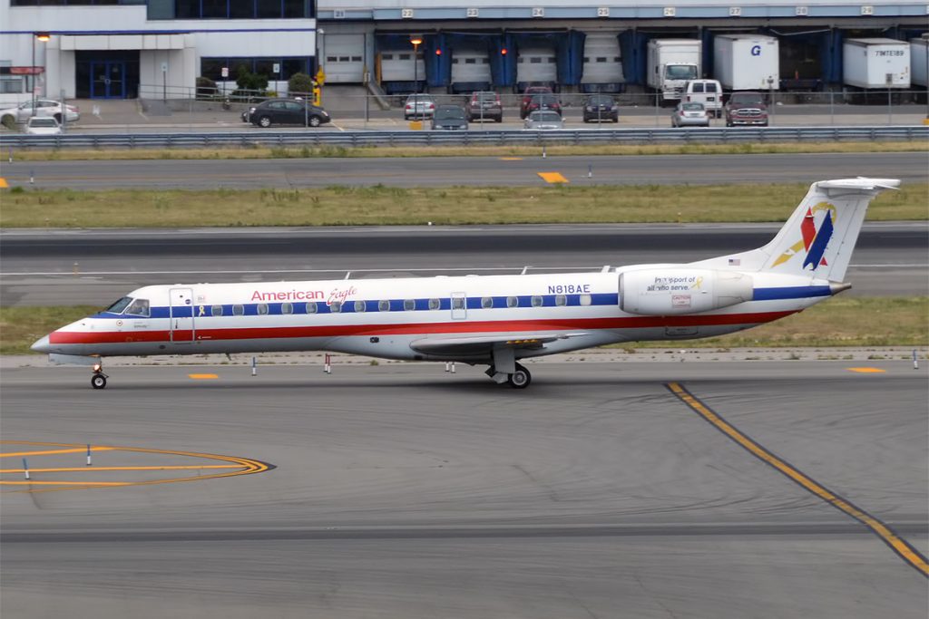 American Airlines Fleet Embraer ERJ-140 Details and Pictures