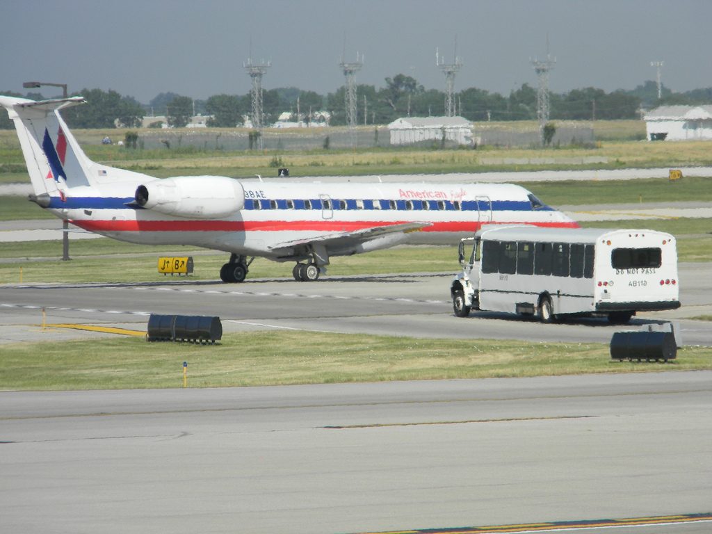 American Airlines Fleet Embraer ERJ-140 Details and Pictures ...