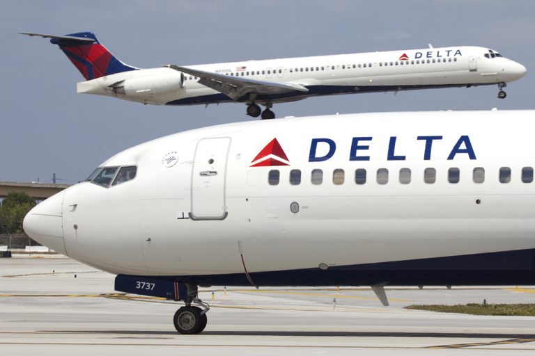 Delta Air Lines Fleet Boeing 737-800 Details and Pictures
