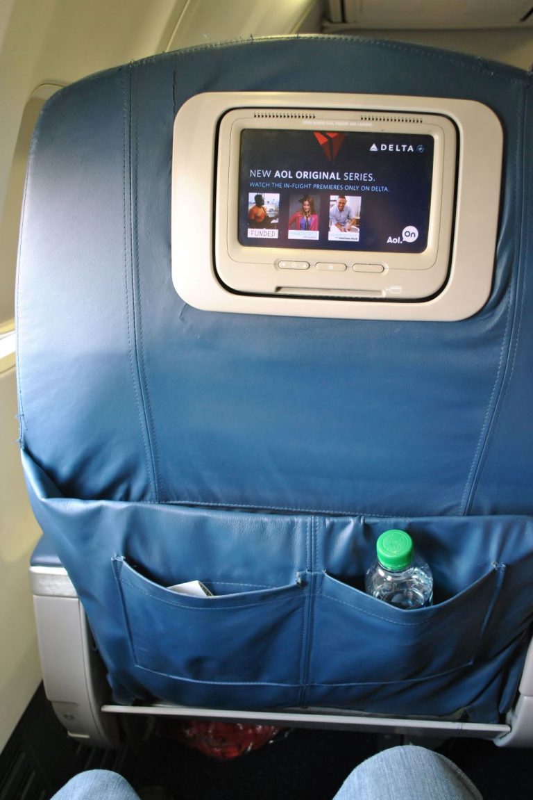 Delta Air Lines Fleet Boeing 737-700 Details and Pictures