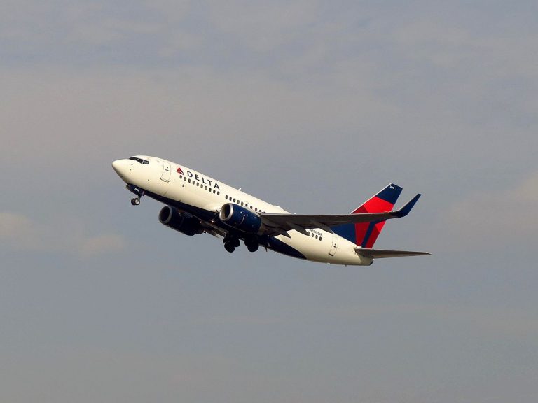 Delta Air Lines Fleet Boeing 737-700 Details and Pictures