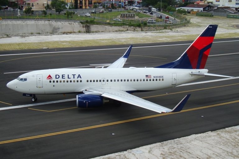 Delta Air Lines Fleet Boeing 737-700 Details and Pictures