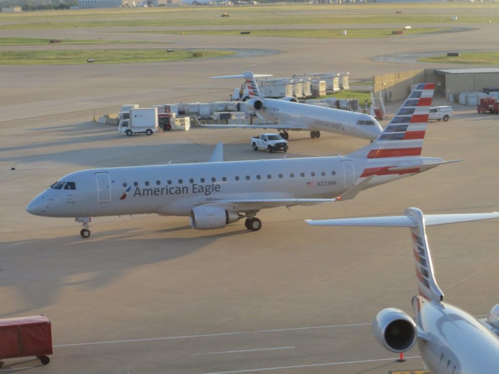 American Airlines Fleet Embraer E175 Details and Pictures