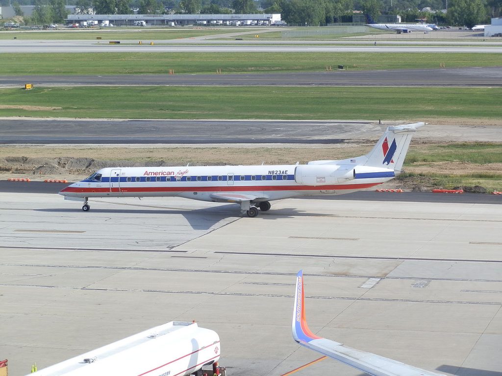 American Airlines Fleet Embraer ERJ-140 Details and Pictures