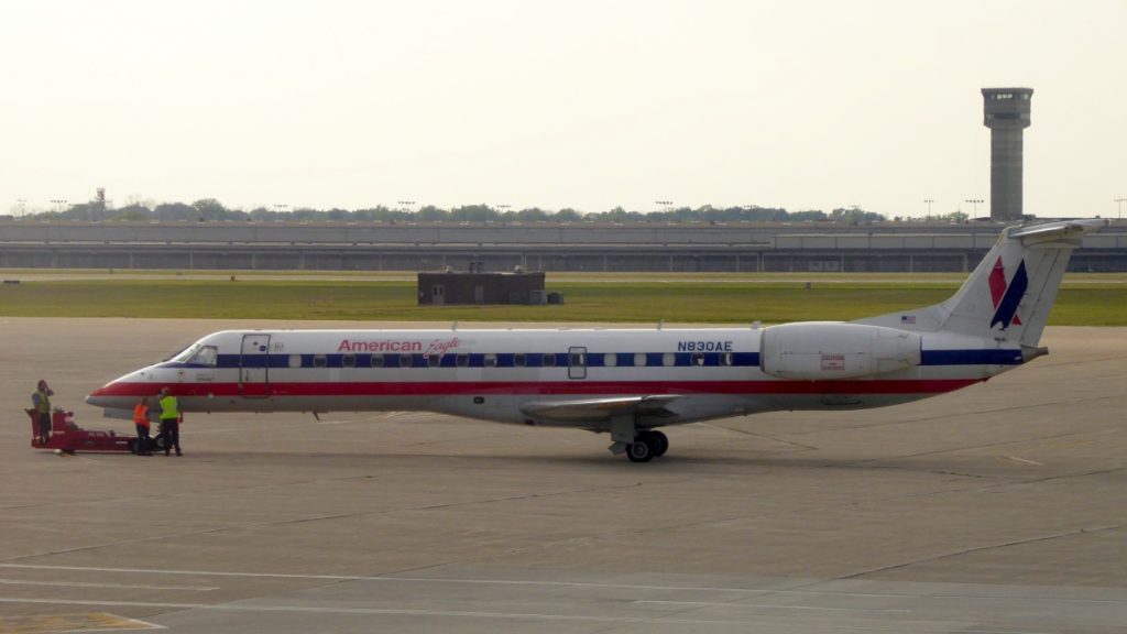 American Airlines Fleet Embraer ERJ-140 Details and Pictures