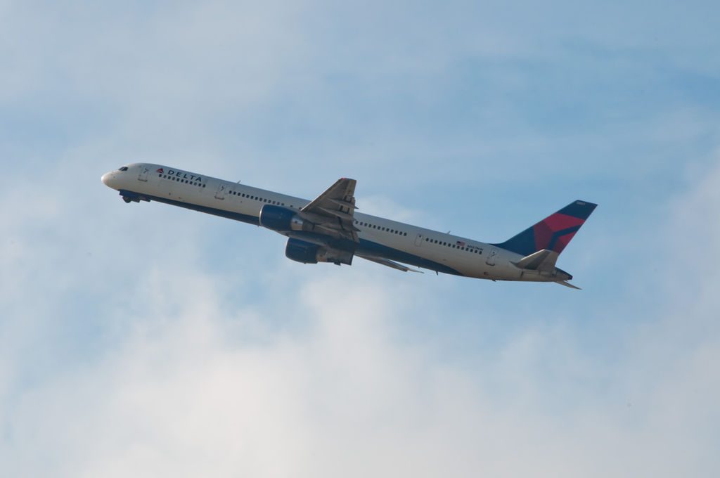 Delta Air Lines Fleet Boeing 757-300 Details and Pictures ...