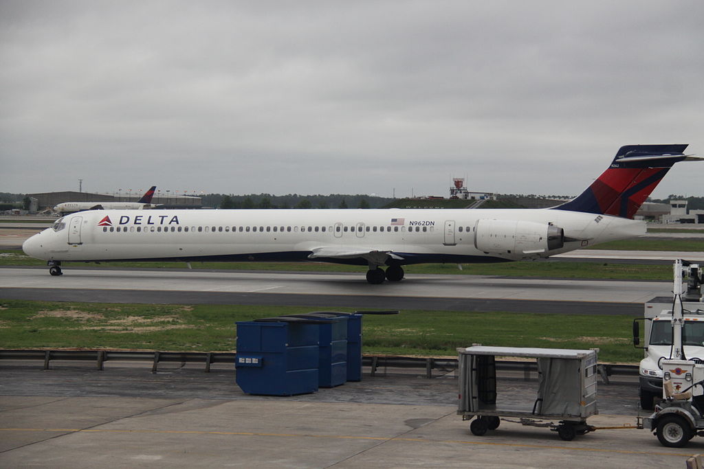 Delta Air Lines Fleet McDonnell Douglas MD-90-30 (M90) Details and Pictures