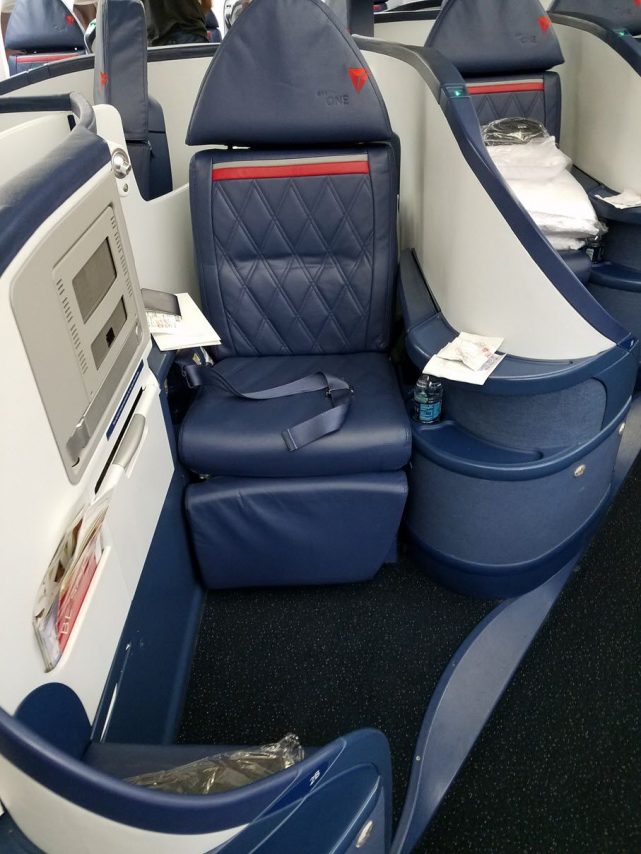Delta Air Lines Fleet Boeing 777-200LR Details and Pictures