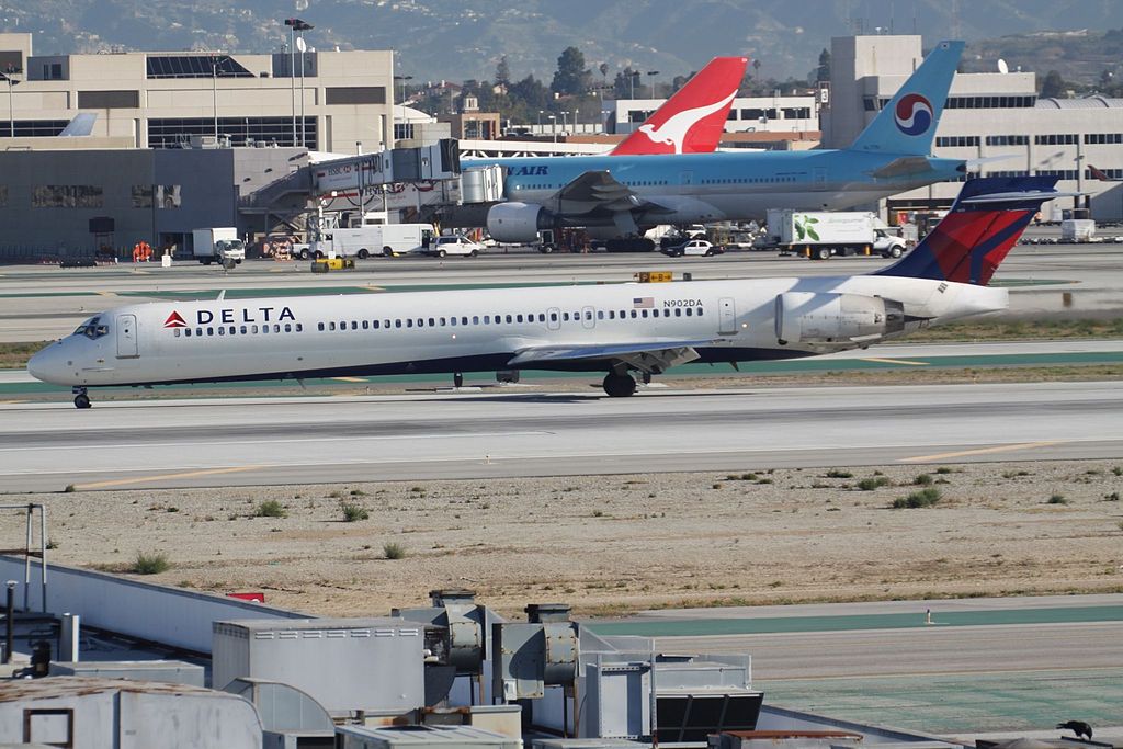 Delta Air Lines Fleet McDonnell Douglas MD-90-30 (M90) Details and Pictures