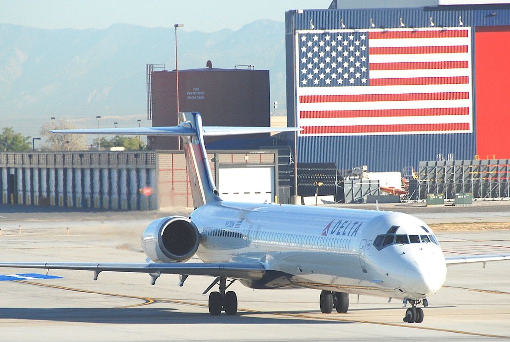 Delta Air Lines Fleet McDonnell Douglas MD-90-30 (M90) Details and Pictures