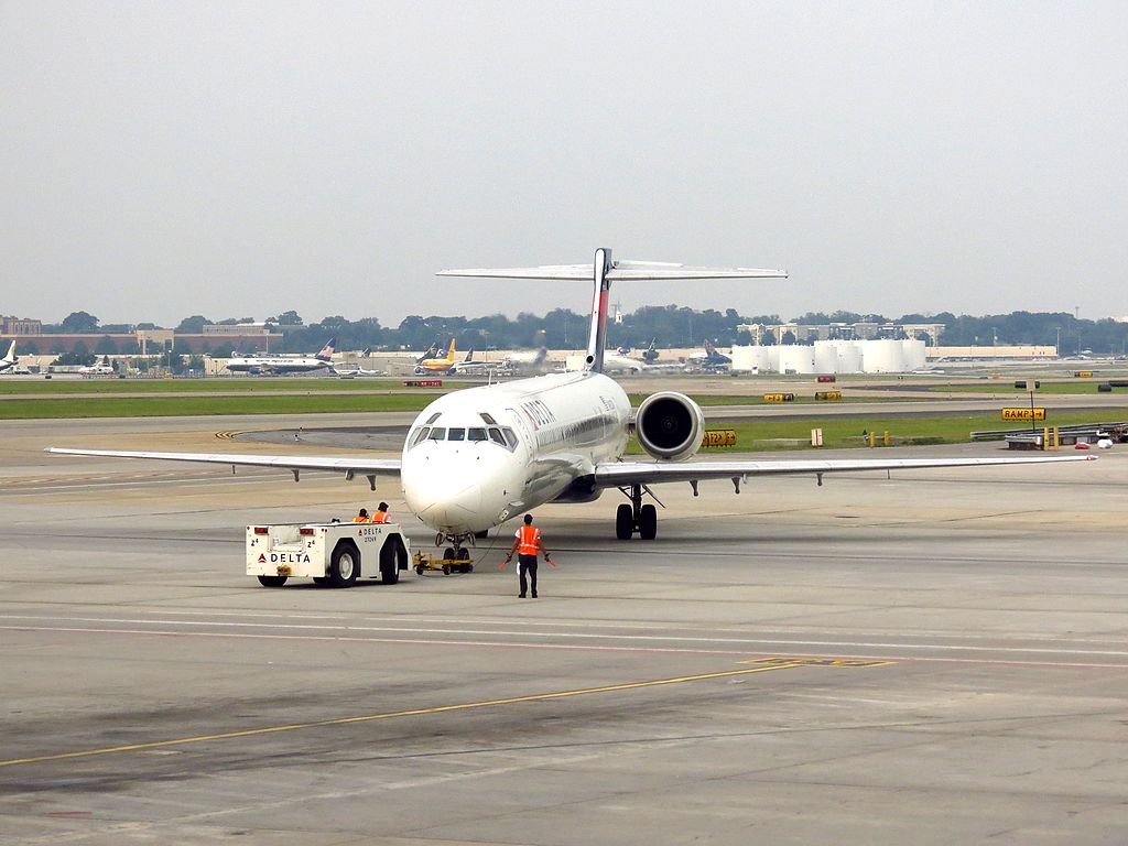 Delta Air Lines Fleet McDonnell Douglas MD-90-30 (M90) Details and Pictures