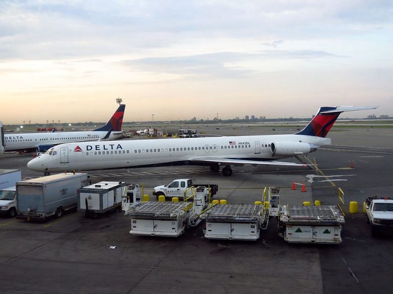 Delta Air Lines Fleet McDonnell Douglas MD-88 (M88) Details and Pictures
