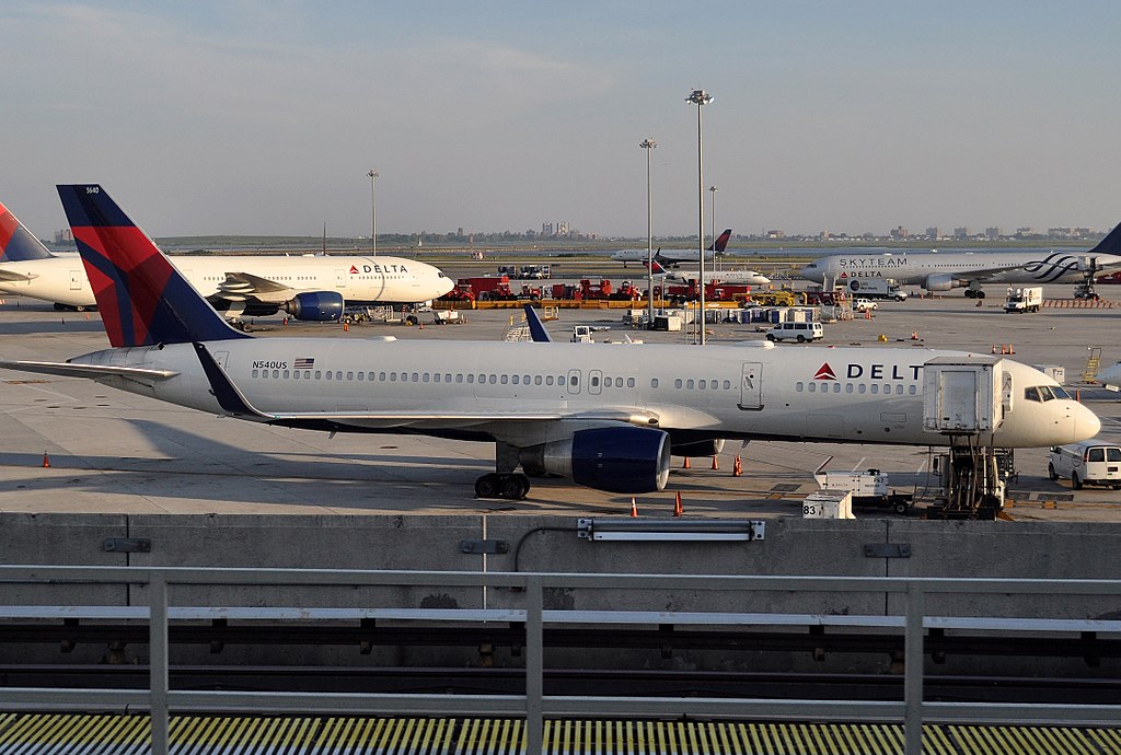 Delta Air Lines Fleet Boeing 757-200 Details and Pictures