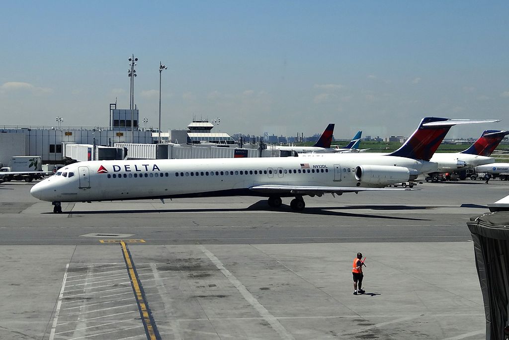 Delta Air Lines Fleet McDonnell Douglas MD-88 (M88) Details and Pictures