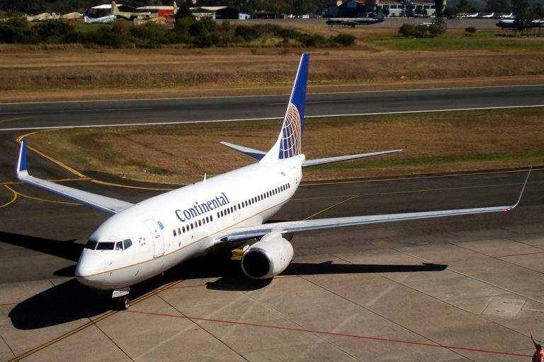 United Airlines Fleet Boeing 737-700 Details and Pictures