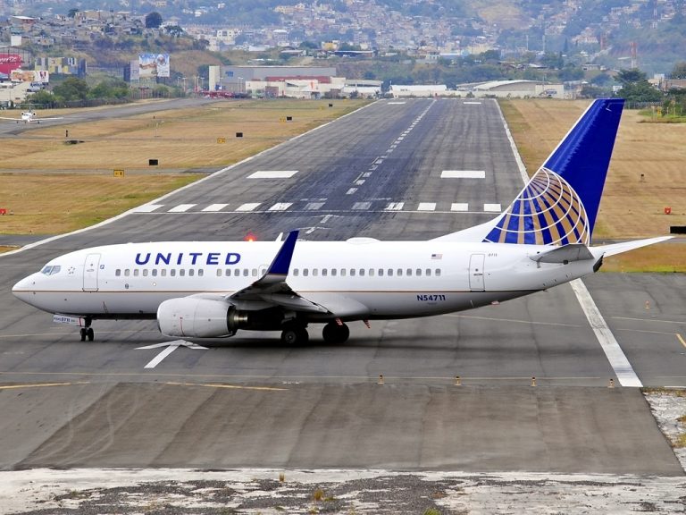United Airlines Fleet Boeing 737-700 Details and Pictures