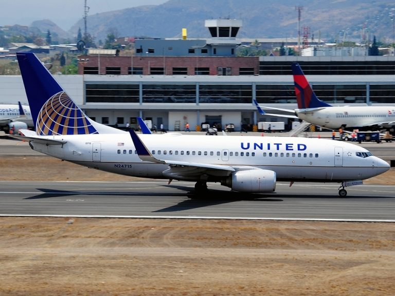 United Airlines Fleet Boeing 737-700 Details and Pictures