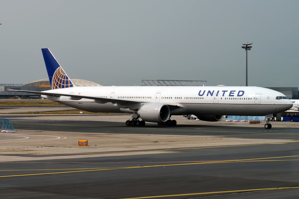 United Airlines Fleet Boeing 777-300ER Details and Pictures