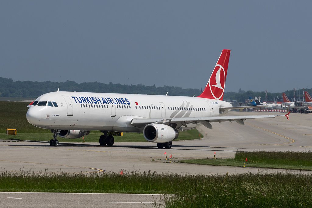 Turkish Airlines Fleet Airbus A321-200 Details and Pictures