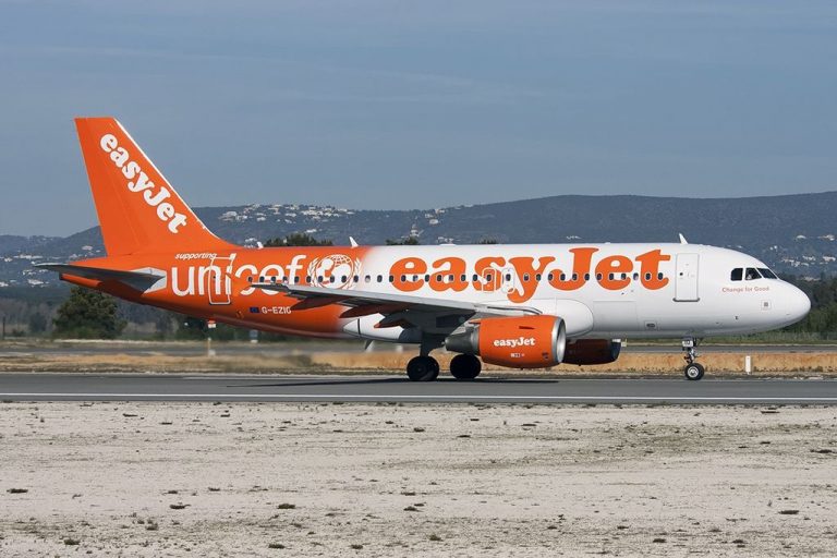 easyJet Fleet Airbus A319-100 Details and Pictures