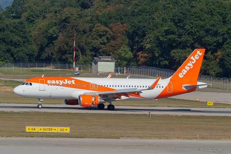 easyJet Fleet Airbus A320-200 Details and Pictures