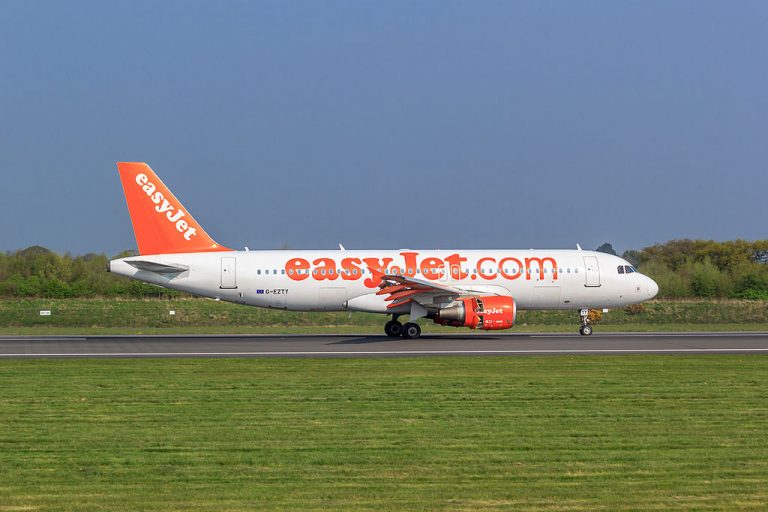 easyJet Fleet Airbus A320-200 Details and Pictures