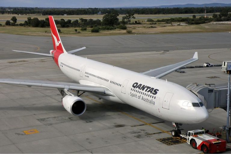 Qantas Fleet Airbus A330-300 Details and Pictures