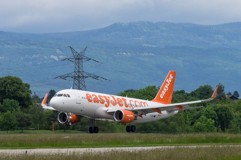 easyJet Fleet Airbus A320-200 Details and Pictures