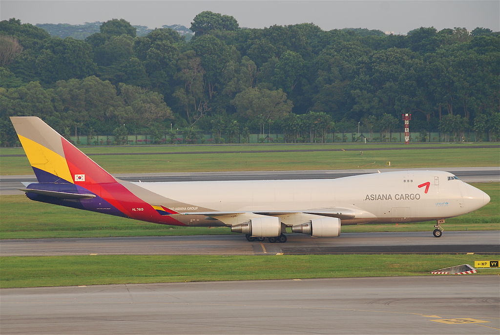 Asiana Airlines Fleet Boeing 747-400 Details and Pictures