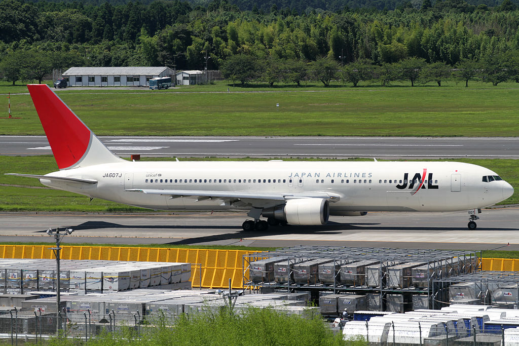 Japan Airlines Fleet Boeing 767-300/ER Details and Pictures