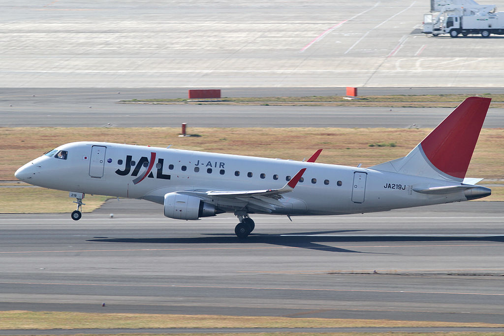 Japan Airlines Fleet Embraer 170 Details and Pictures