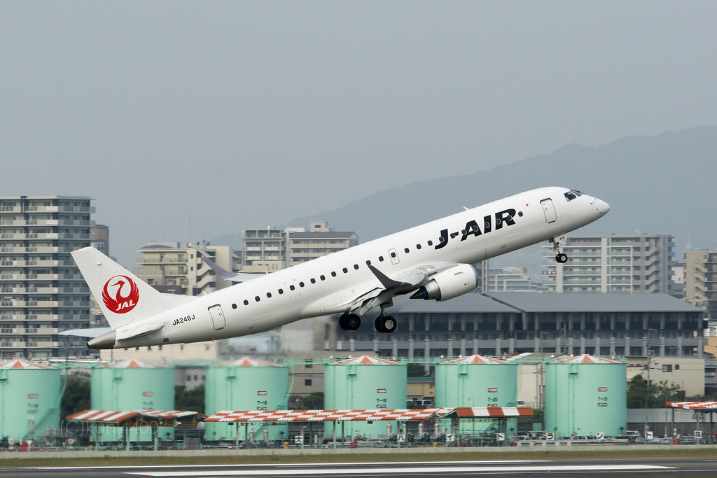 Japan Airlines Fleet Embraer 190 Details and Pictures