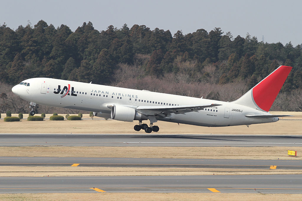 Japan Airlines Fleet Boeing 767-300/ER Details and Pictures