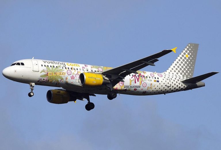 Vueling Airlines Fleet Airbus A320-200 Details and Pictures