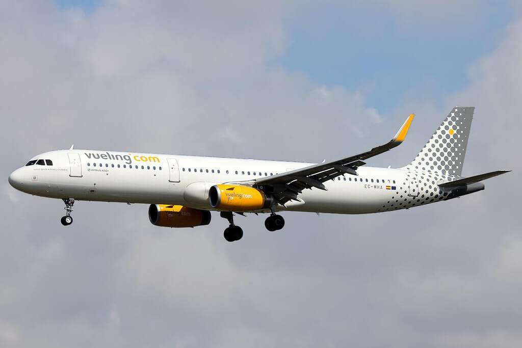 Vueling Airlines Fleet Airbus A321-200 Details and Pictures