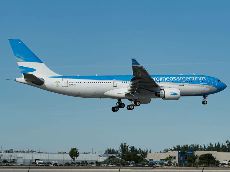 Aerolineas Argentinas Fleet Airbus A330-200 Details and Pictures